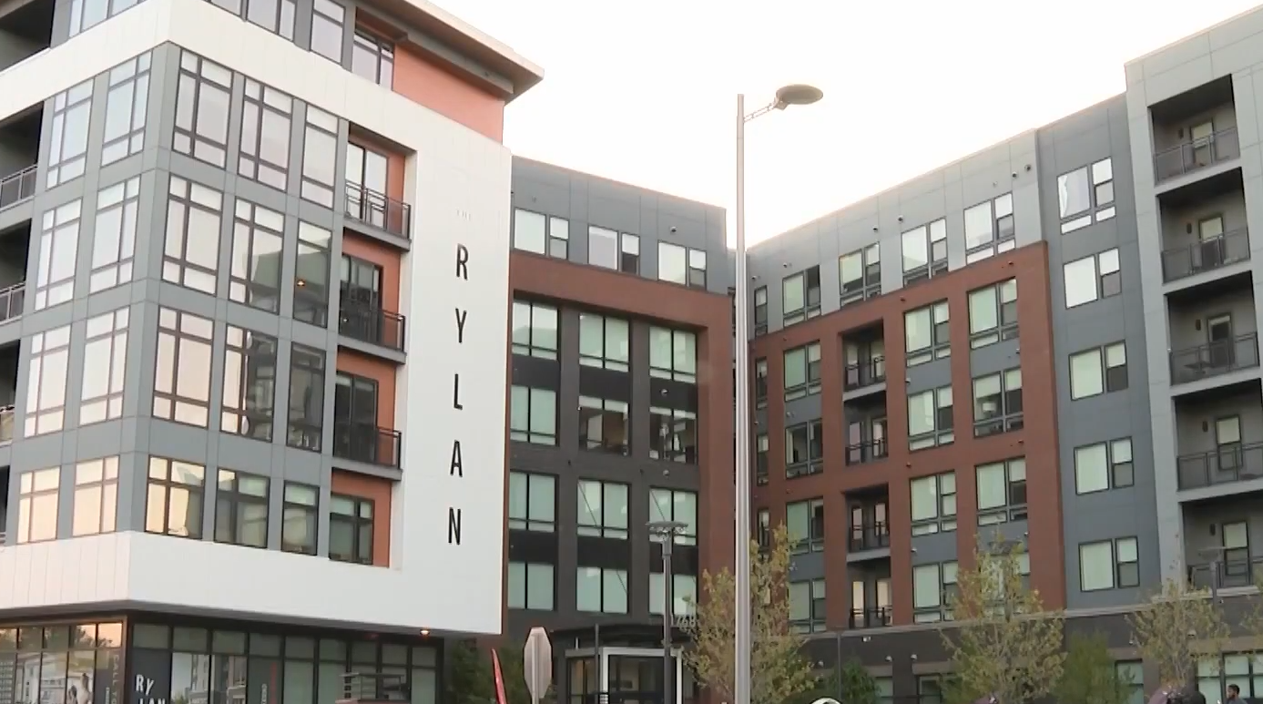 Off Duty Officer Accidentally Shoots Colleague To Death Informing News