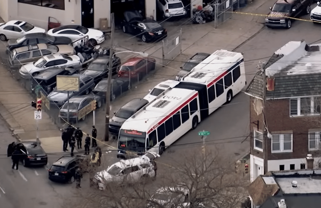 Bus stop shooting leaves teen dead, 4 wounded - Informing News