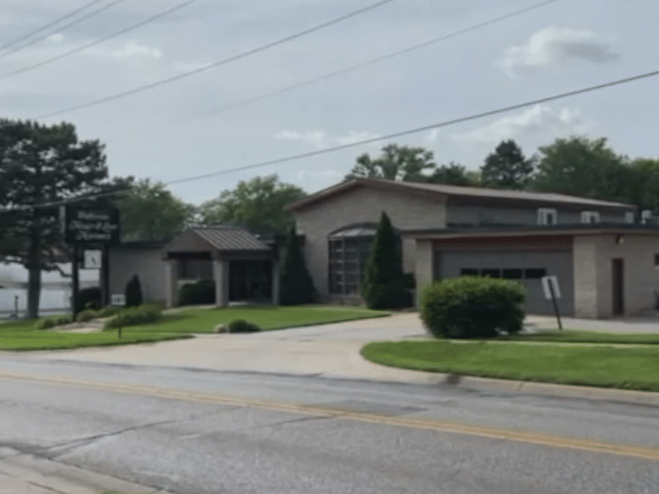 'Dead' woman found alive at funeral home - Informing News